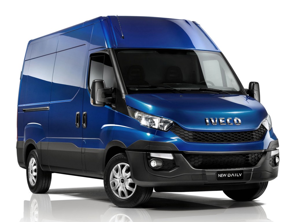 IVECO HYBRID BUSES FOR THE CATWALK IN MILAN - Truck & Bus News