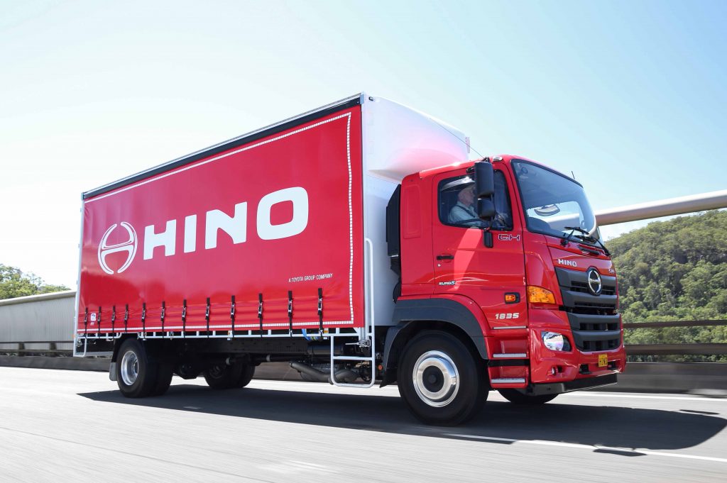 NEW HINO 500 - A VERY HAPPY MEDIUM | Truck & Bus News
