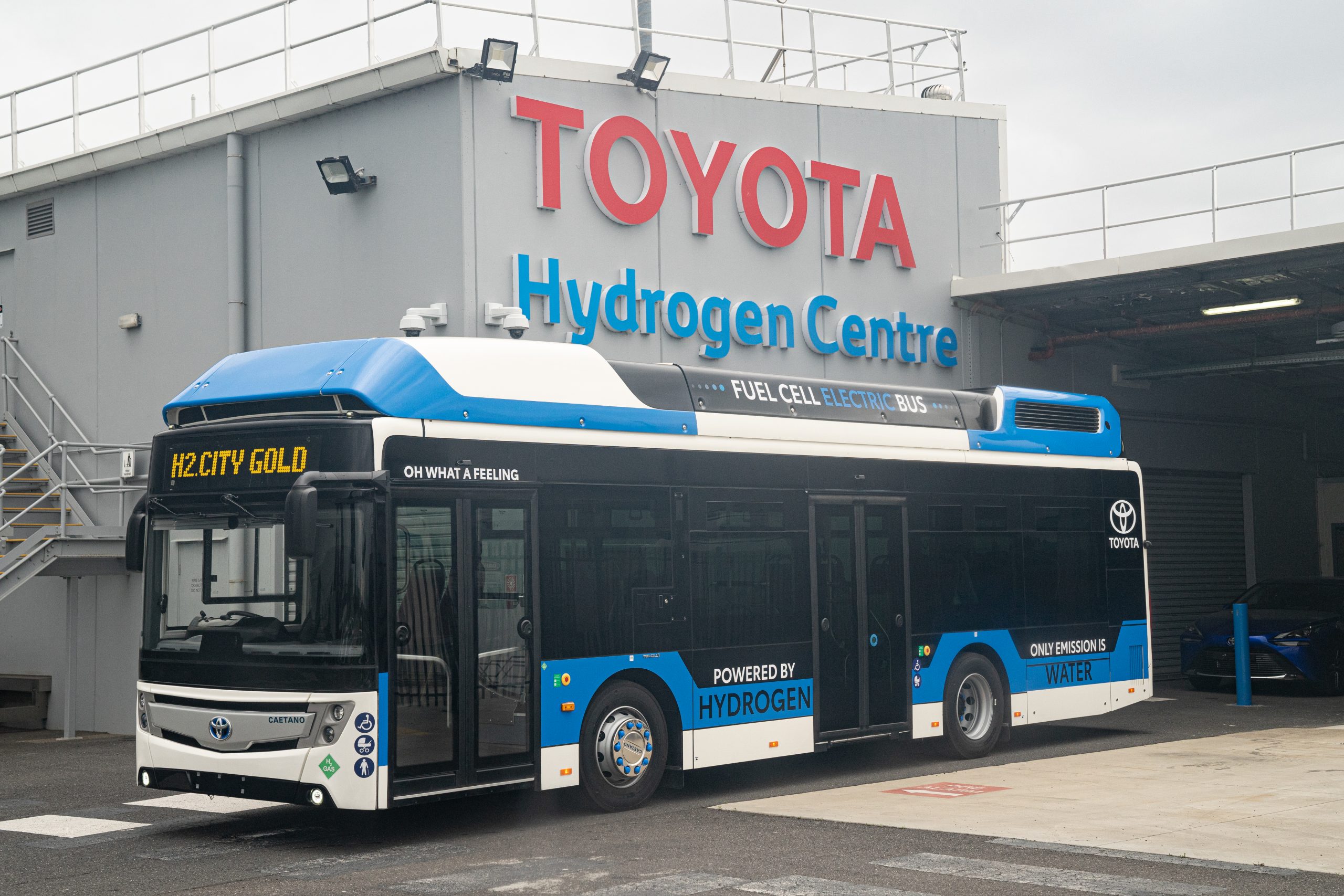 TOYOTA A SURPRISE HYDROGEN STARTER AT BUS AND COACH EXPO Truck Bus News TOYOTA A SURPRISE HYDROGEN STARTER AT BUS AND COACH EXPO Truck Bus News