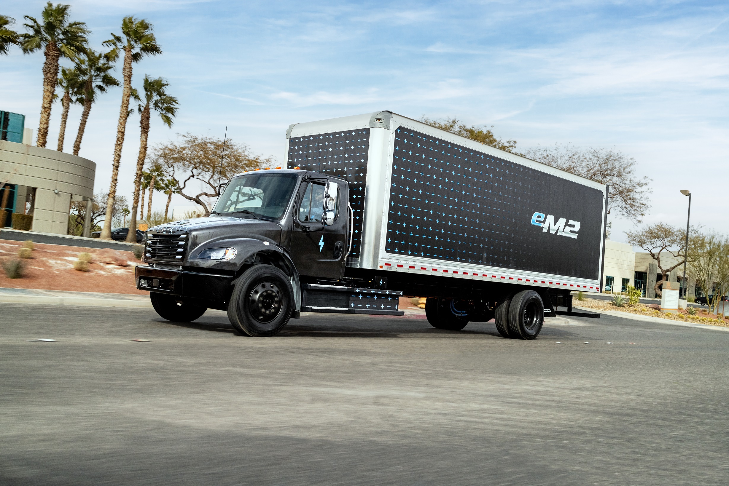Freightliner eM2 electric-3 – Truck & Bus News