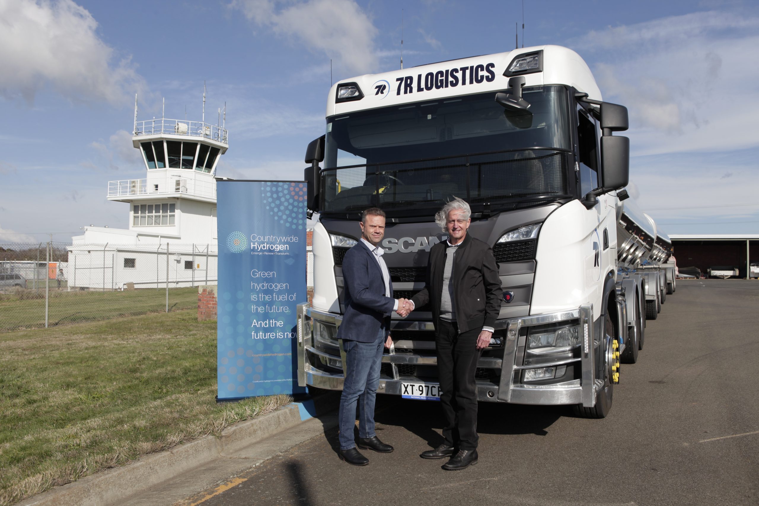 L-R Tim Jensen Geoff Drucker 2 – Truck & Bus News